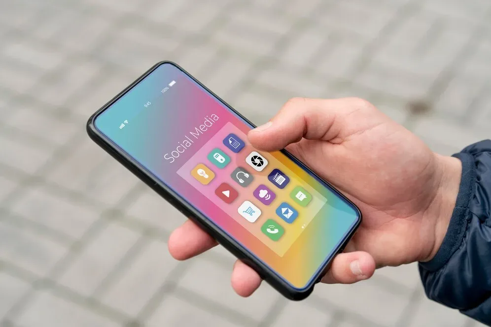 Hello Group Inc. Launches the Native Social App 'inSpaze'